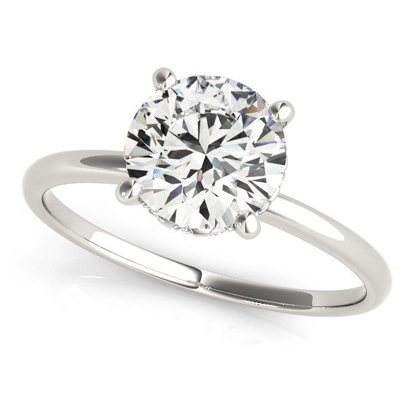 Alluring and Classic Solitaire Round Diamond